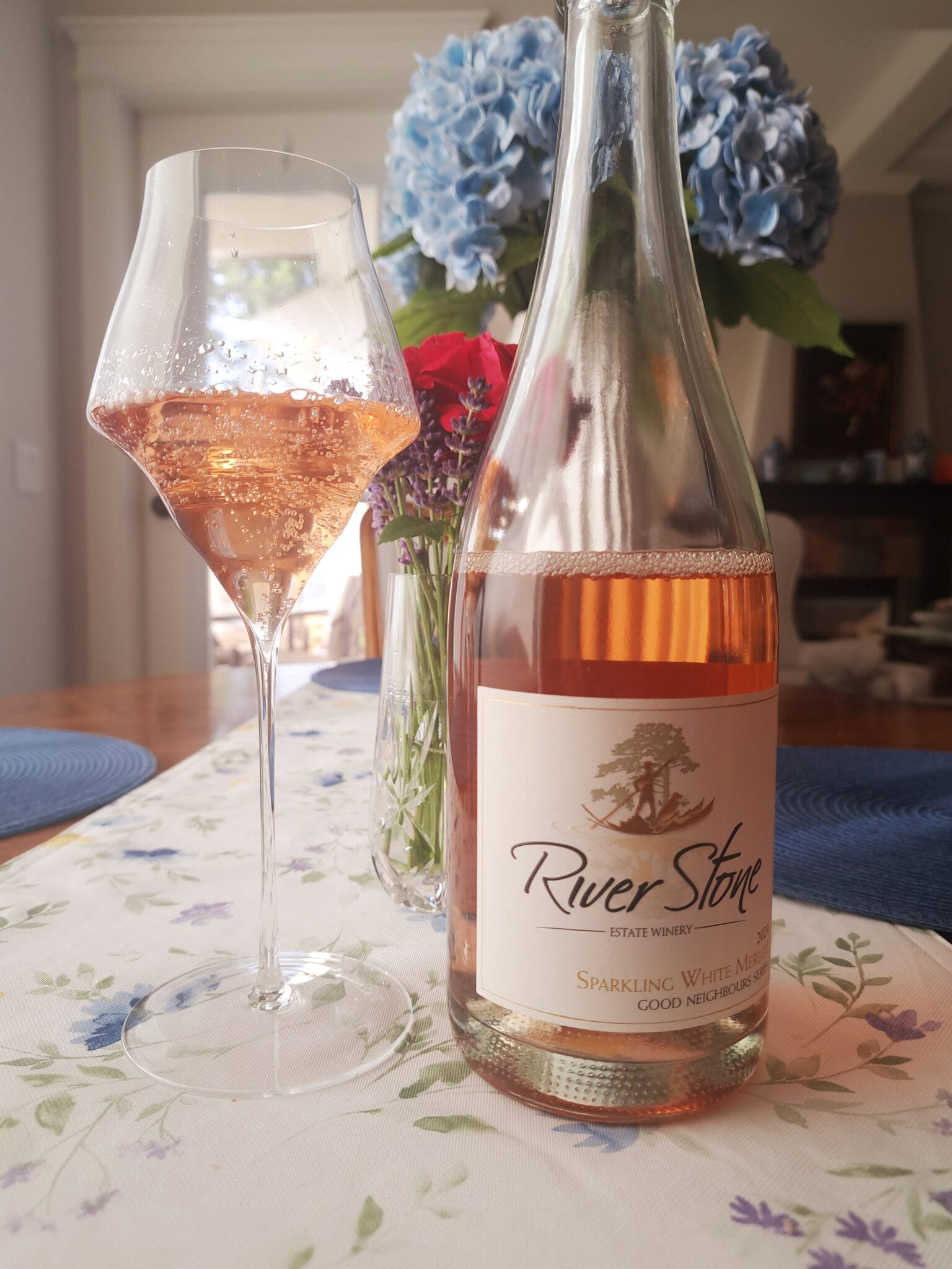 Sparkling Rosés to Fall in Love With This Valentine’s Day - BCwinetrends